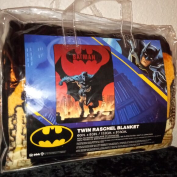 Batman | Bedding | Batman Twin Size Raschel Blanket | Poshmark